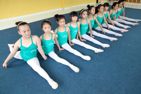 Ballet popular during summer vacation[3]|chinadaily.com.cn